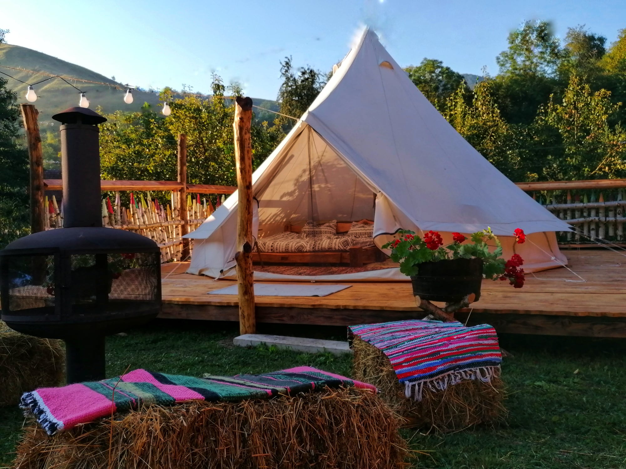 Glamping la poalele muntilor Apuseni - Lazy Dreams Voia - Wishlist Cazare